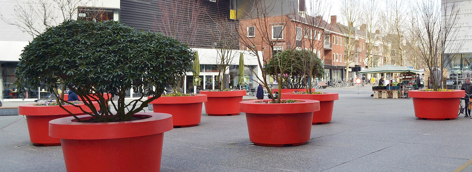Trees in planters: the solution for temporary greenery in the city
